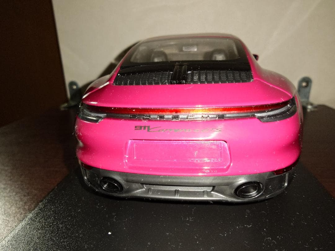 ミニチャンプス 1/18 ポルシェ 911 カレラ 4 GTS ルビースター