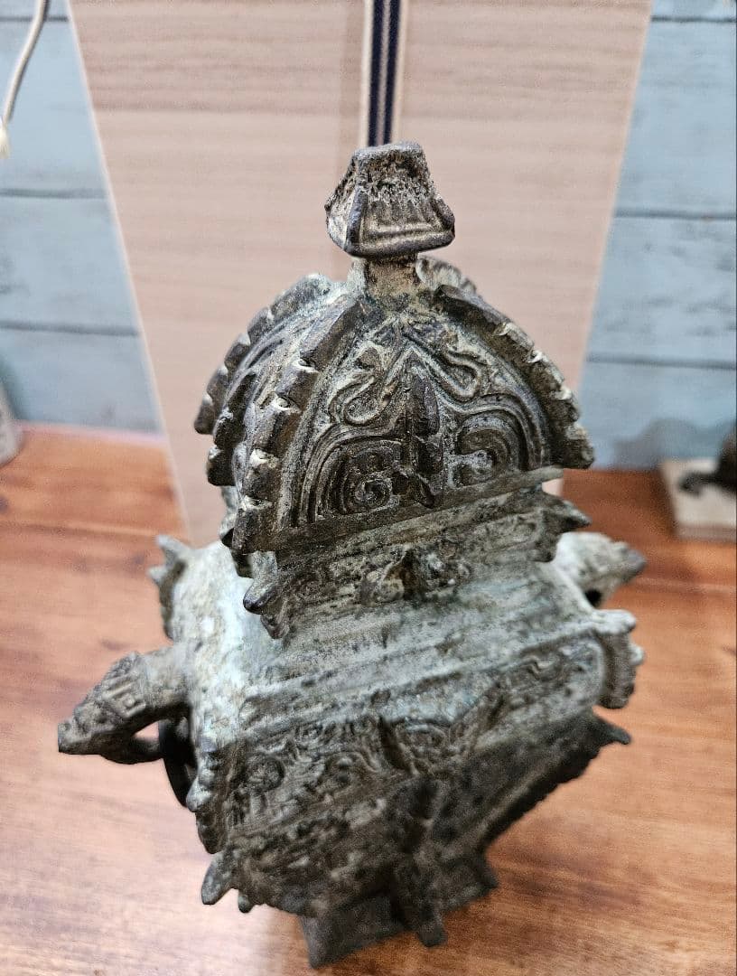 中国古銅 青銅器 環耳付き角壺 在銘 置物 オブジェ 中国古美術 時代物 壷