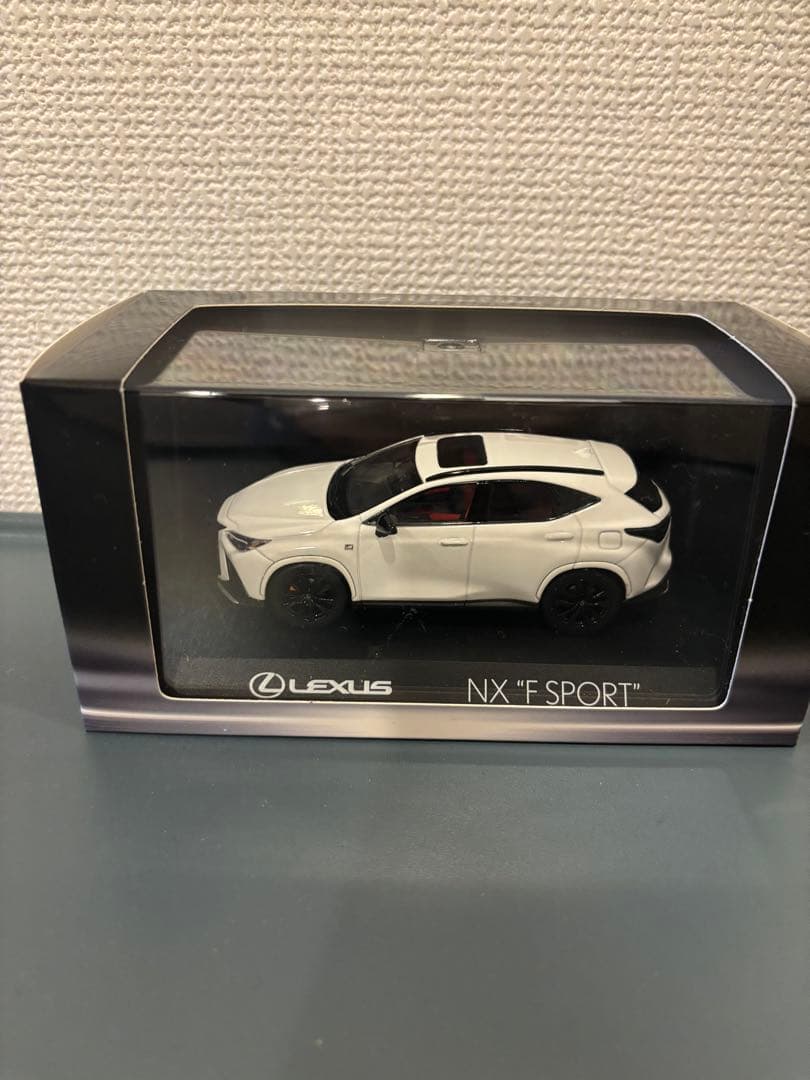 Lexus NX350 F SPORT ホワイト 1/43 Kyosho