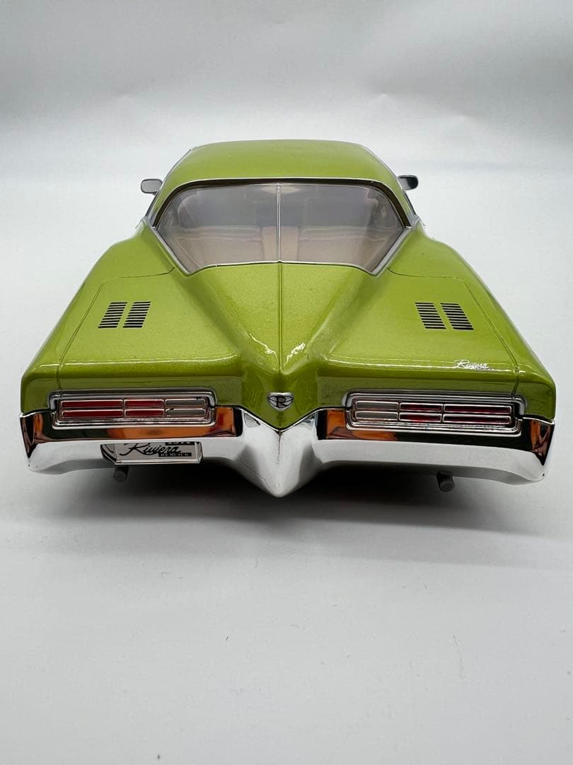 No483ミニカー1/18箱なし1971 Buick Riviera GS