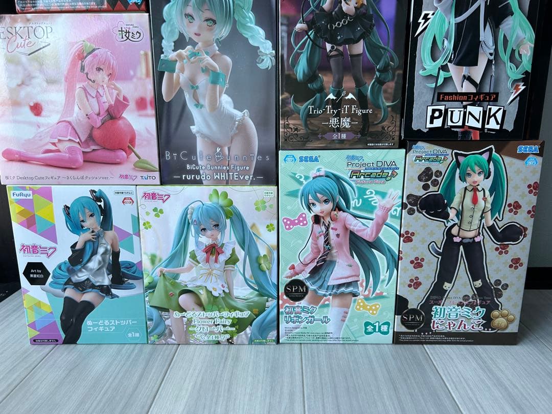 【新品未開封】　初音ミク　フィギュア　12体セット