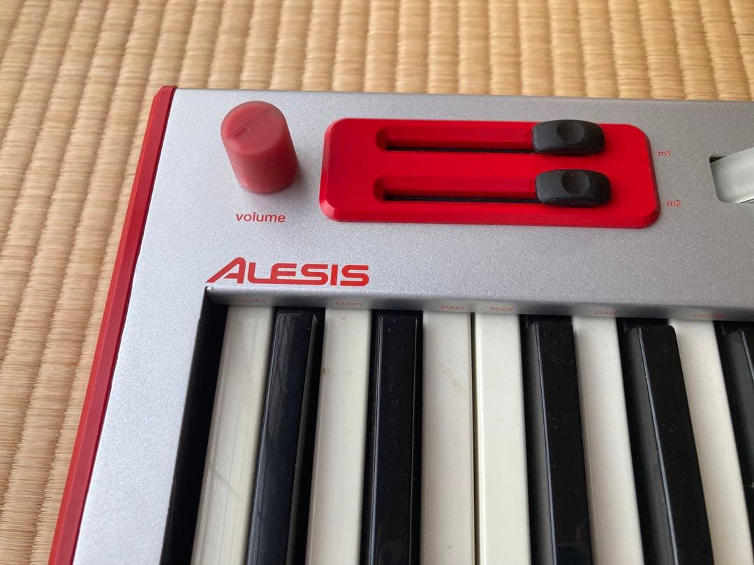 ALESIS MICRON シンセサイザー　廃盤品