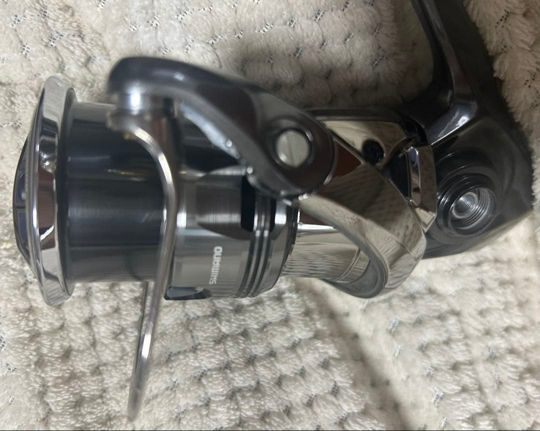SHIMANO 24TWIN POWER C3000MHG リール