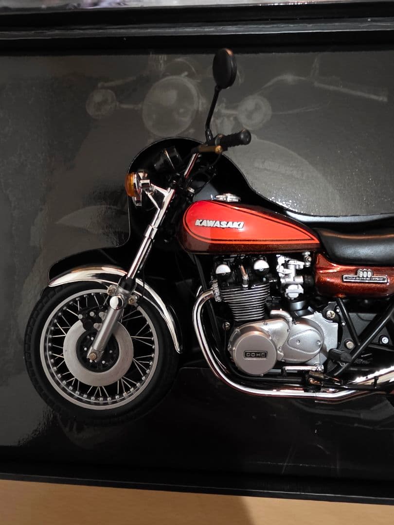 Kawasaki Z1 900 1972年モデル ミニチャンプス　1/12
