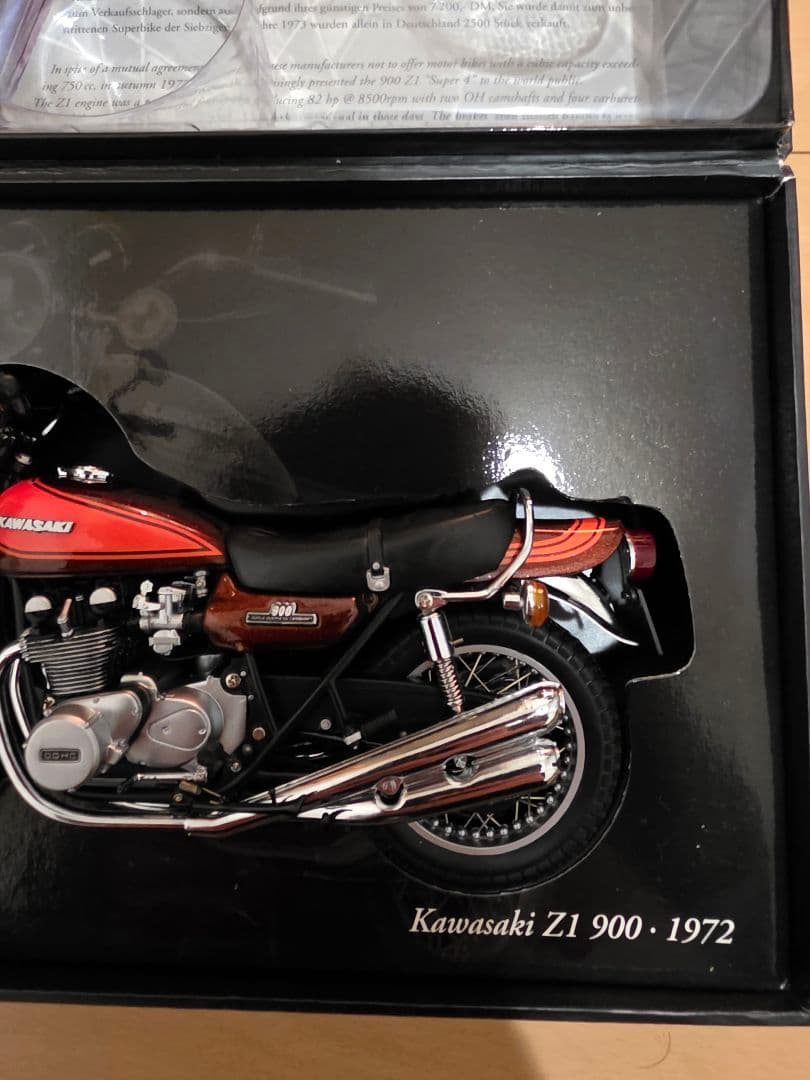 Kawasaki Z1 900 1972年モデル ミニチャンプス　1/12