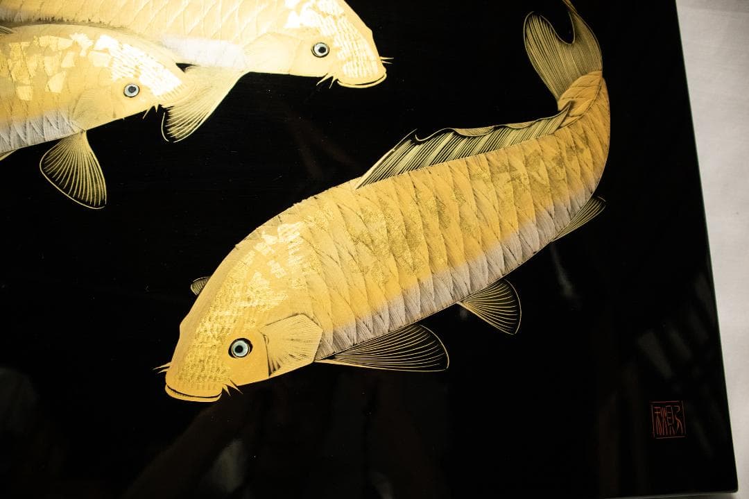 大きな鯉の漆し絵