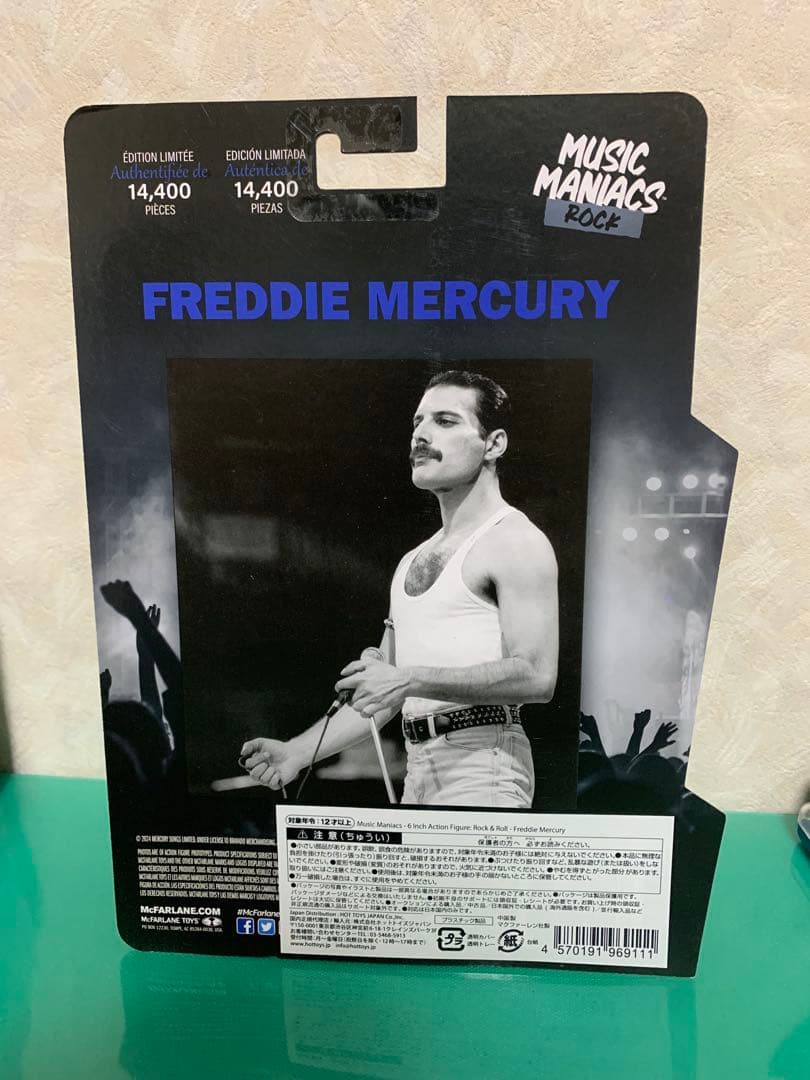 FREDDIE MERCURY フレディ　マーキュリー　フィギュア