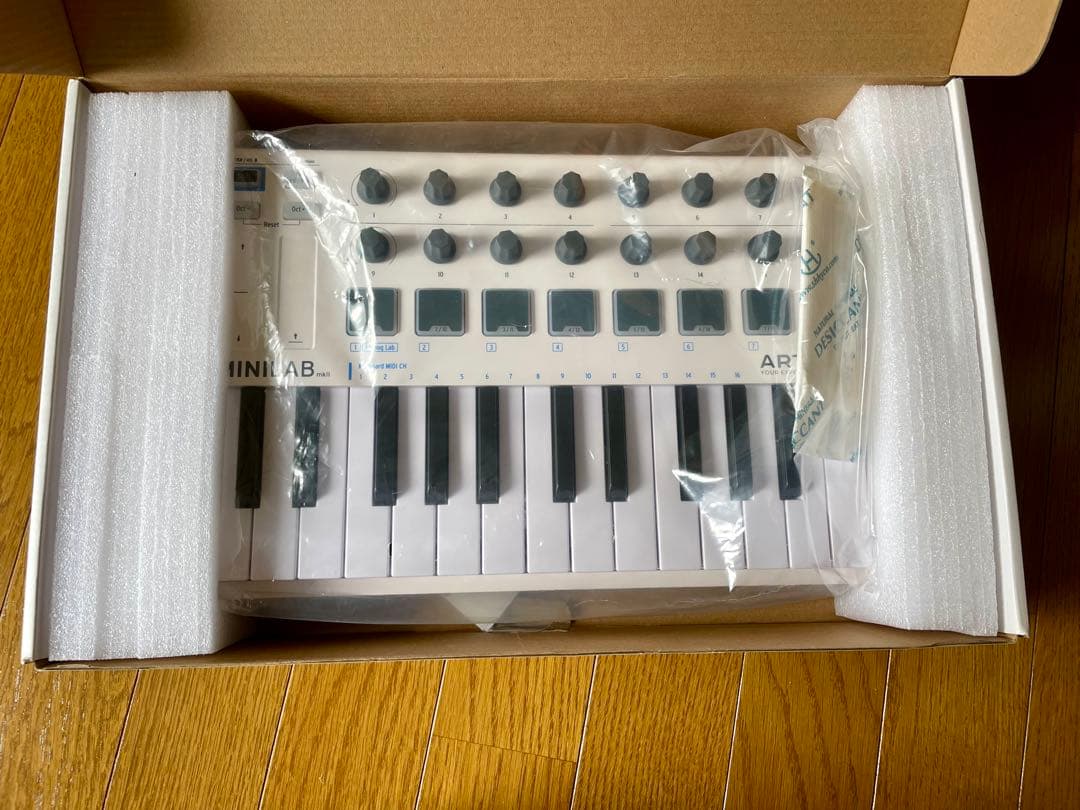 値下 新同品 ARTURIA MINILAB 3 MIDIコントローラー