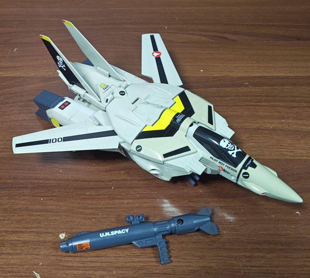 バンダイ VF-1S バルキリー ロイ・フォッカー・スペシャル 復刻版
