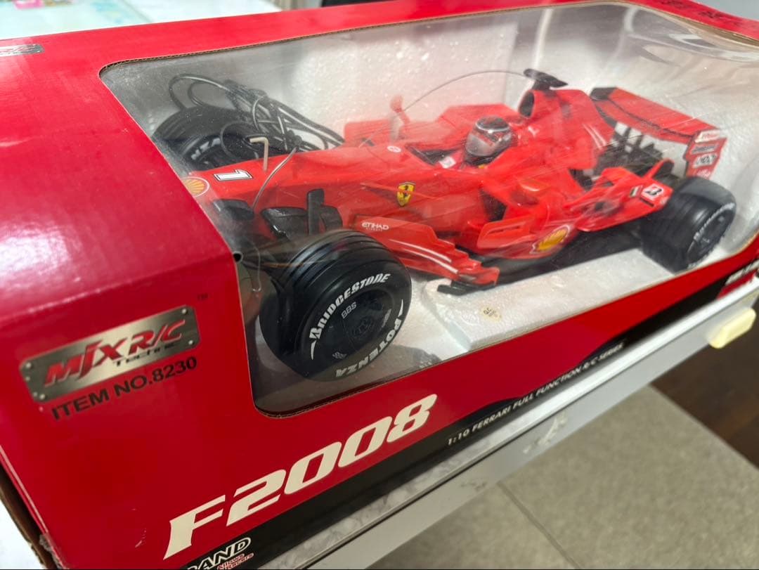 Ferrari F2008 ラジコンカー 1:10