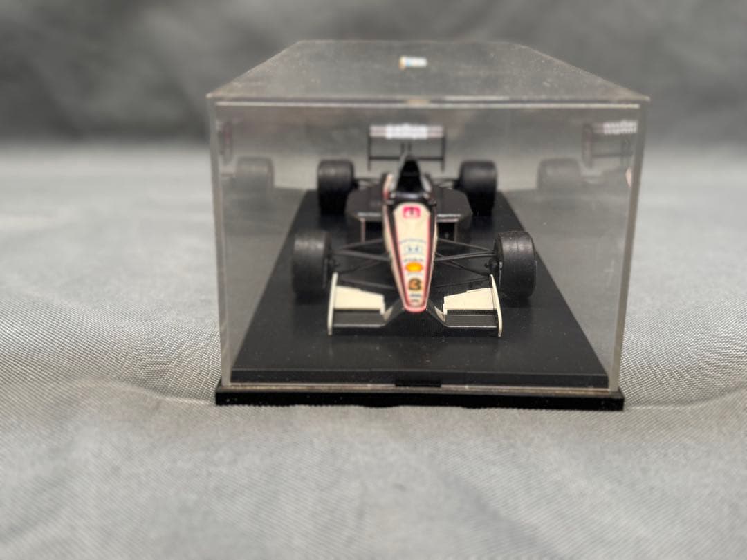BRAUN F1 ミニカー ディスプレイケース付き