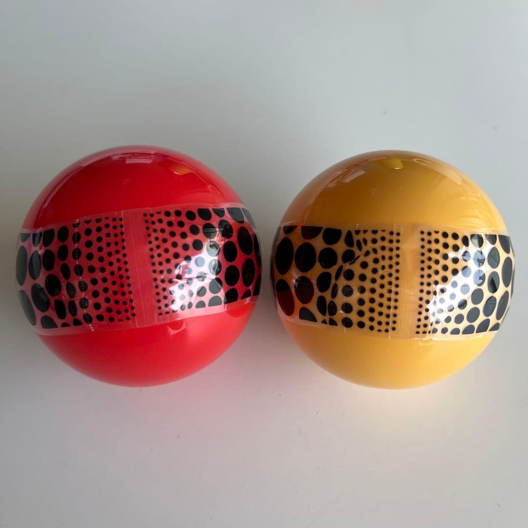 草間彌生 キーホルダー 赤・黄2個セット 新品未開封 YAYOI KUSAMA