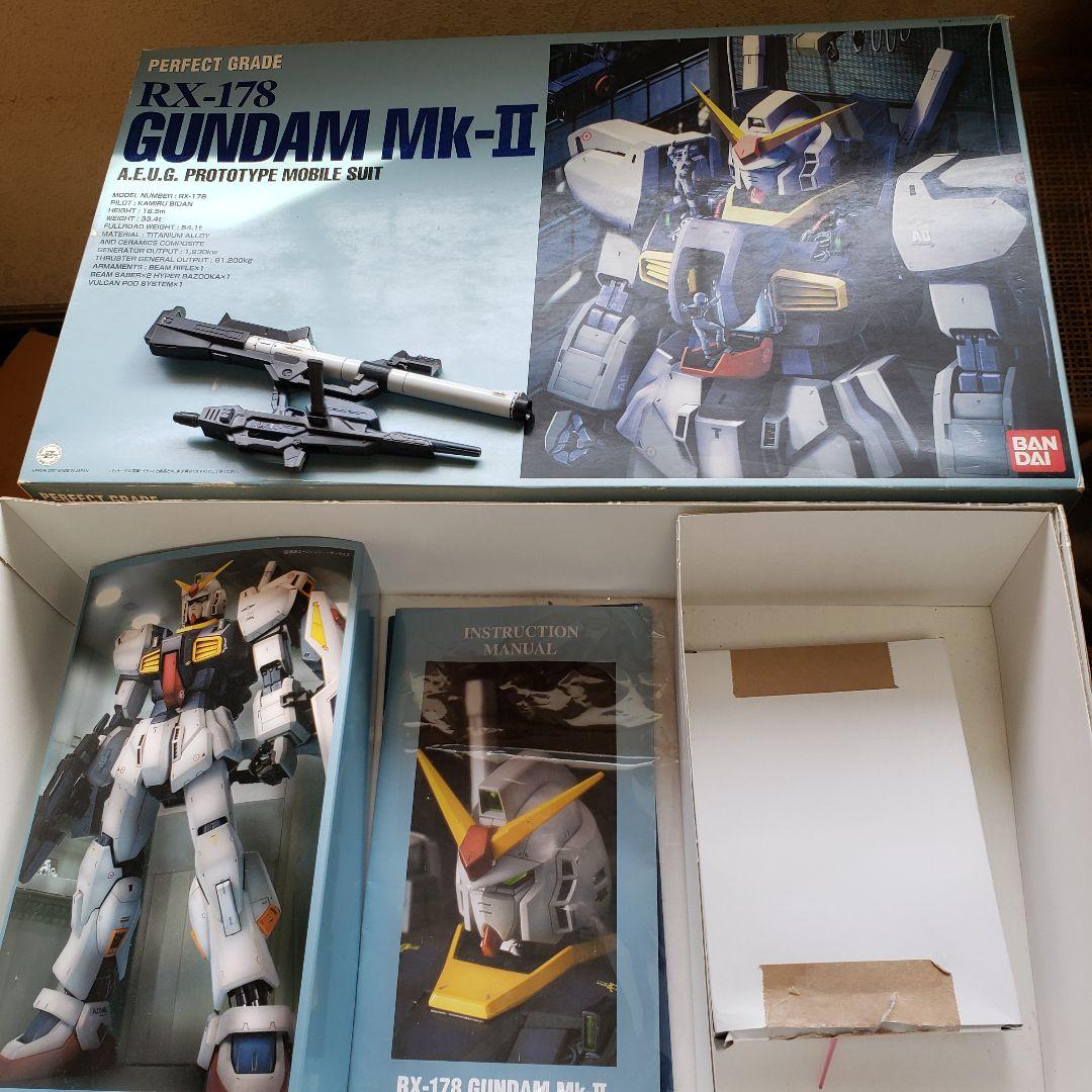 完成品 PG ガンダム マークII バンダイ BANDAI パーフェクトグレード