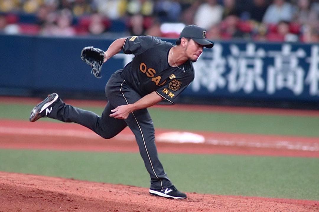 伊藤将司　阪神タイガース　ブラックダイナマイトユニフォーム　 Lサイズ新品未使用