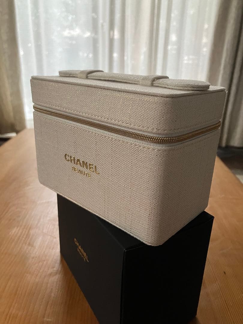 【非売品】新作 CHANELシャネル バニティポーチ ツイード メイクポーチ 白
