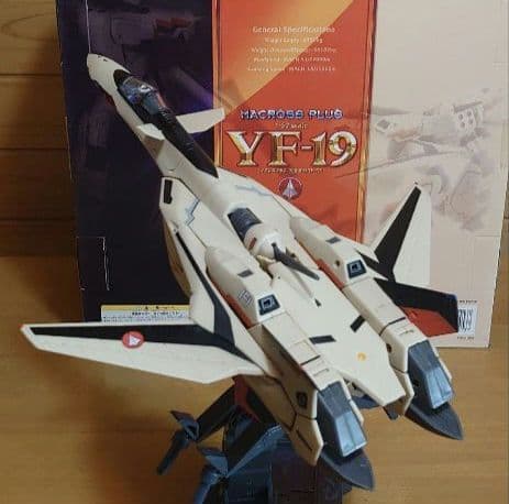 やまとMACROSSPLUSマクロスプラスYF-19イサムダイソン搭乗機 中古品