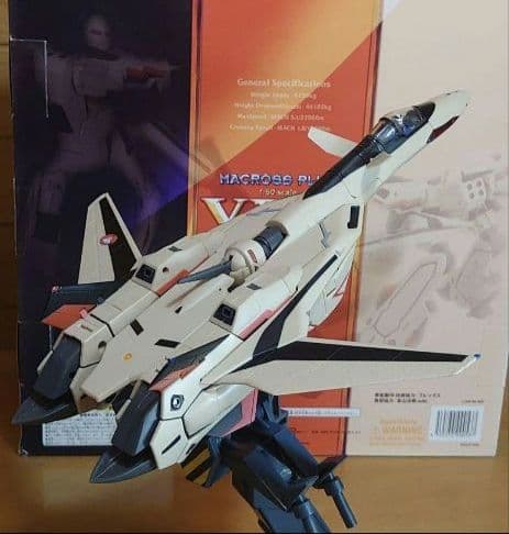 やまとMACROSSPLUSマクロスプラスYF-19イサムダイソン搭乗機 中古品