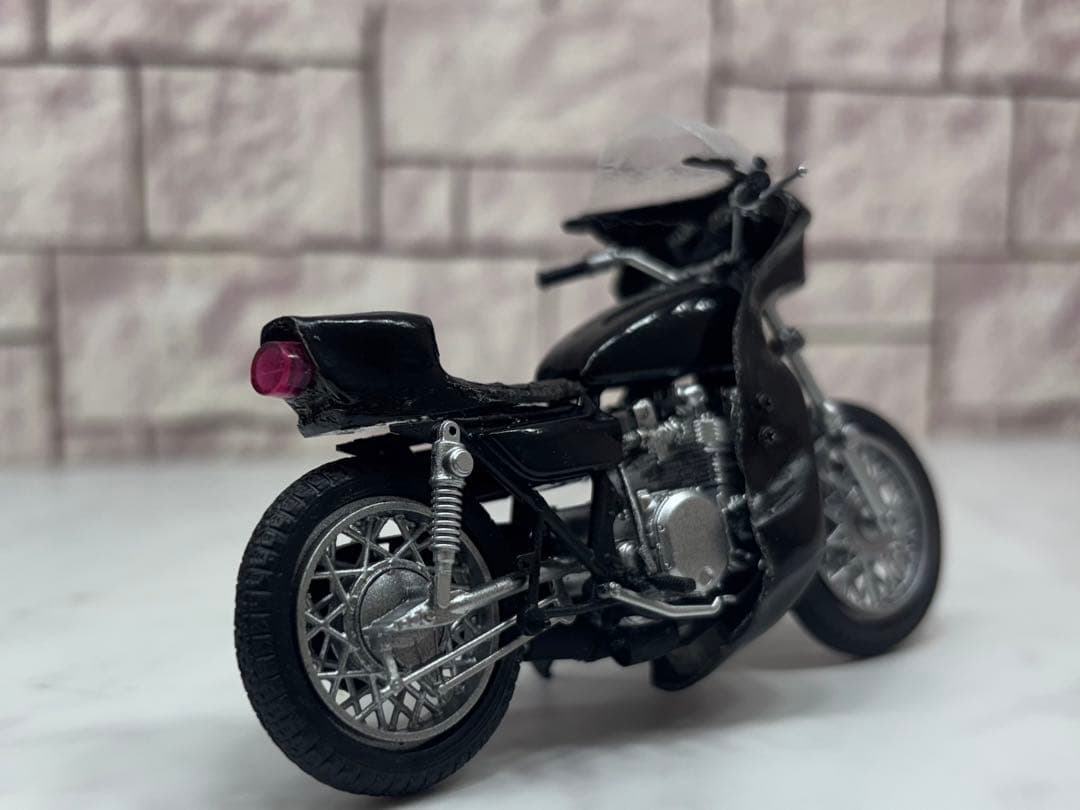 1/24ミニカー　MADMAX トゥーカッター　バイク　Z750RS Z2仕様