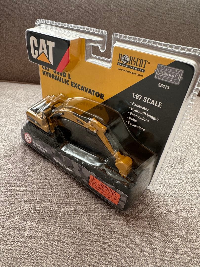CAT 320D L 油圧ショベル 1:87スケール