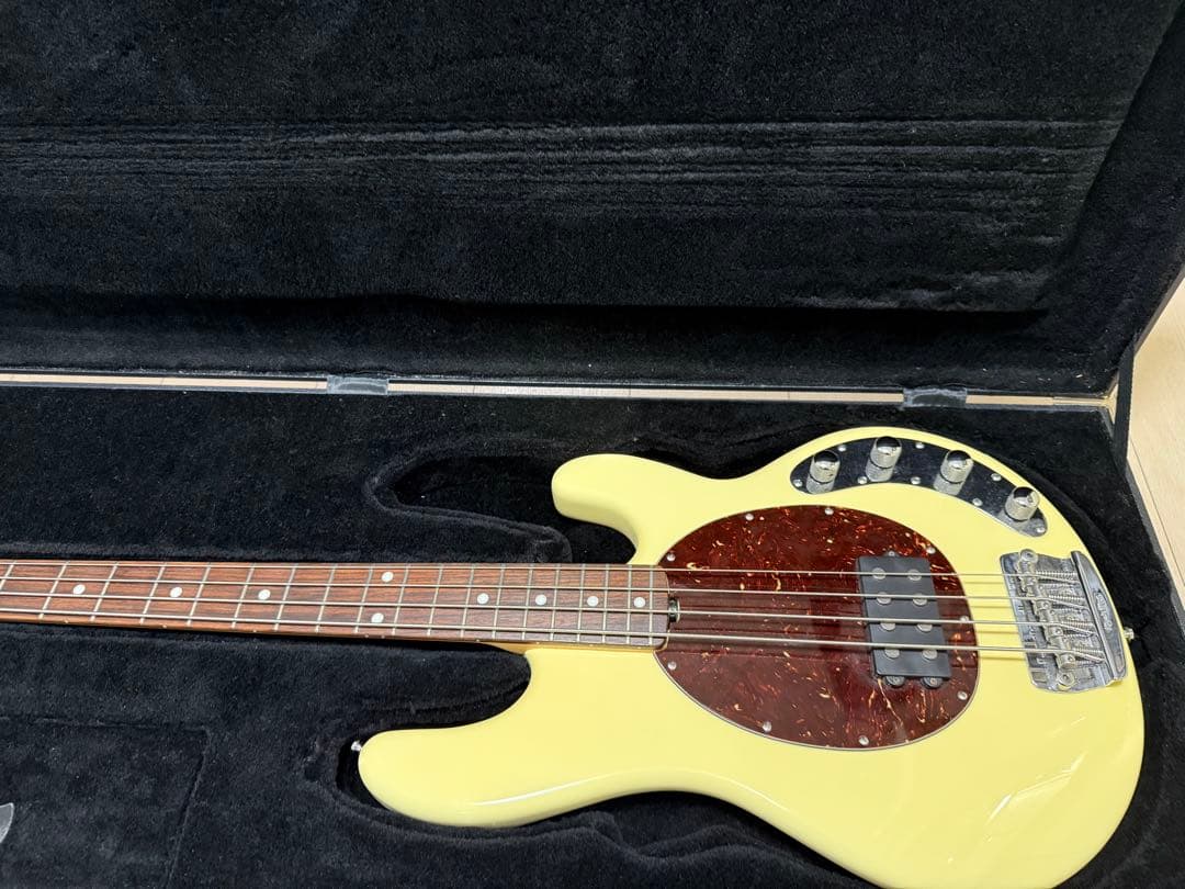 ベース MUSICMAN Stingray 2005 LIMITED EDITION