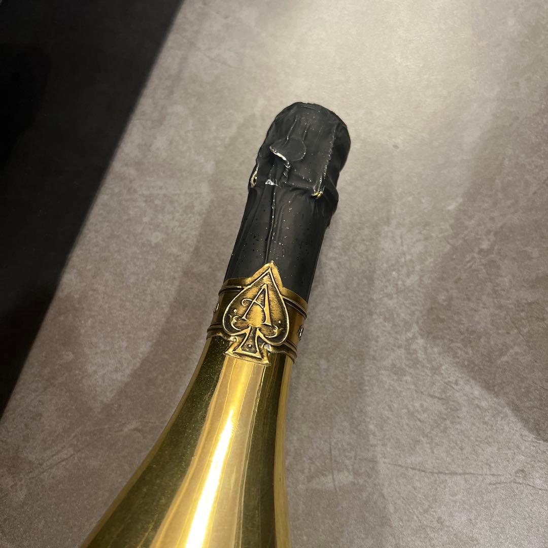アルマンド　Armand de Brignac ゴールド　シャンパン