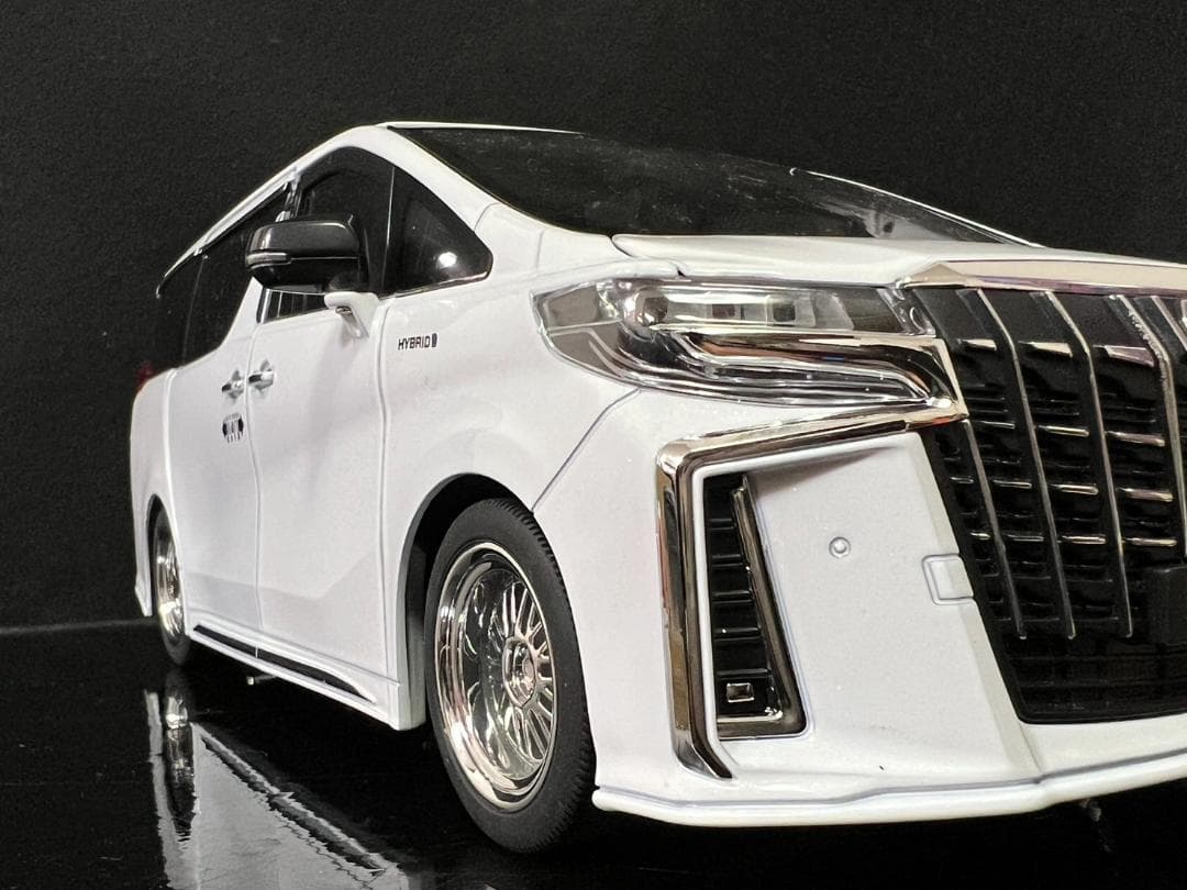 トヨタ TOYOTA アルファード 1/18 ミニカー ホワイト H171