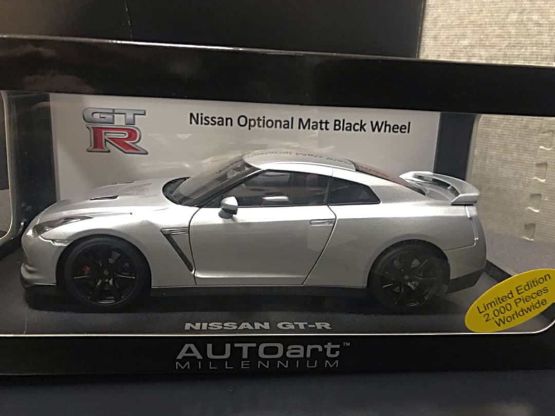 #オートアート 1/18 日産GTR シルバー マットブラックホイール レア
