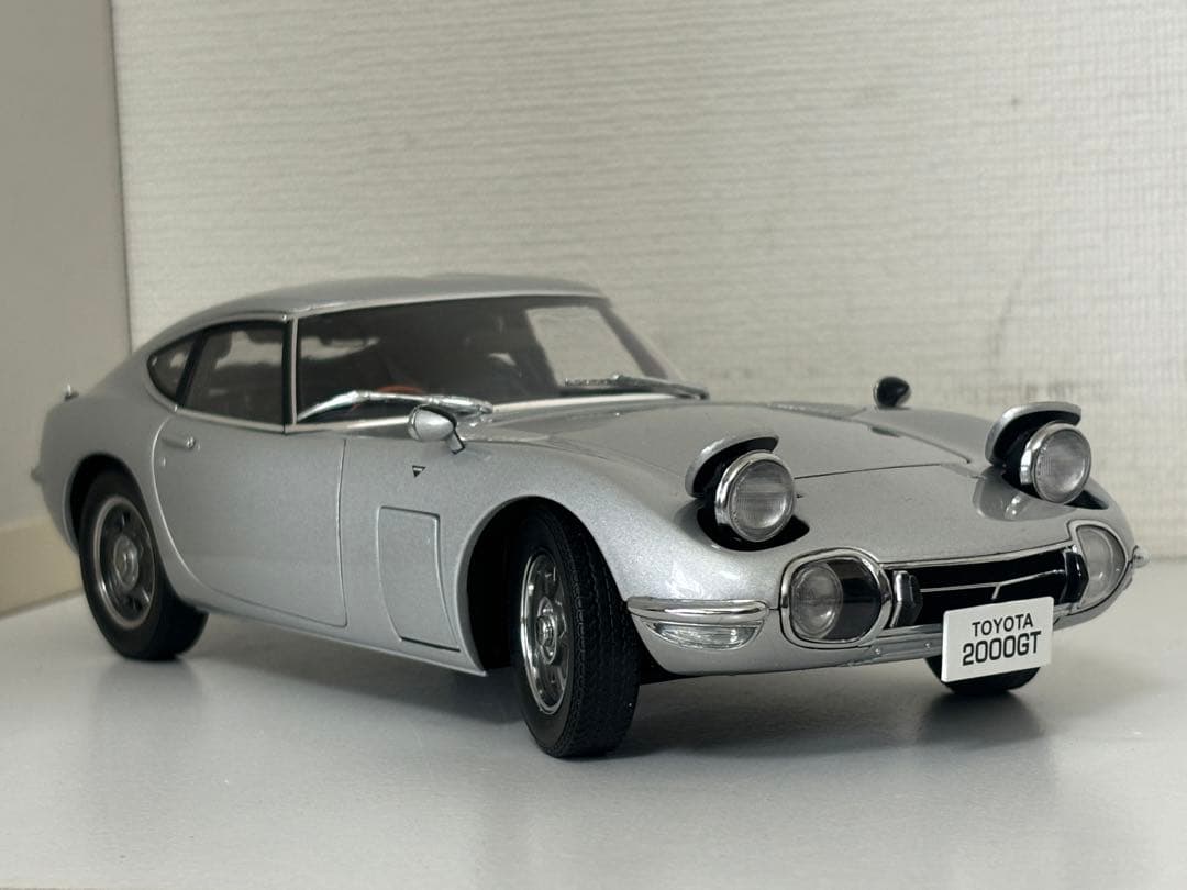 オートアート/TOYOTA 2000 GT/クーペ/シルバー/1/18/ミニカー