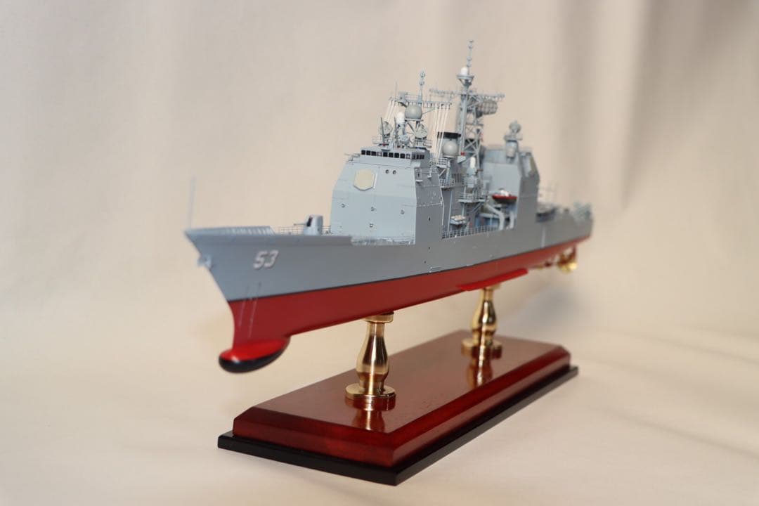 ドラゴン製USSイージス巡洋艦モービルベイ　完成品　アクリル製ケース付　プラ模型