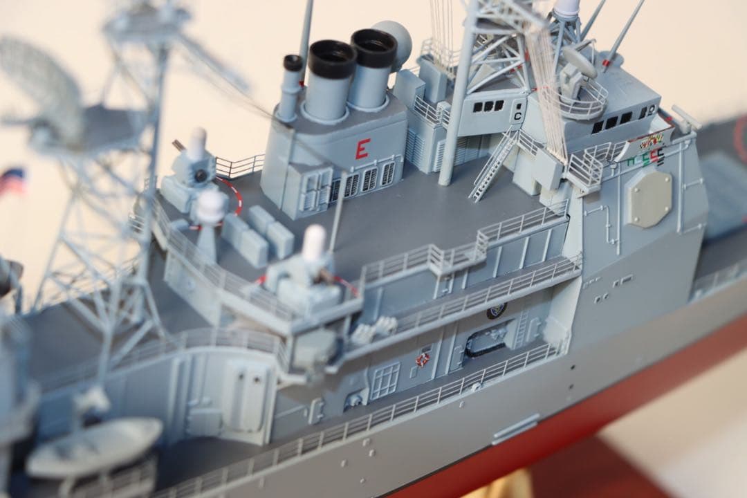 ドラゴン製USSイージス巡洋艦モービルベイ　完成品　アクリル製ケース付　プラ模型