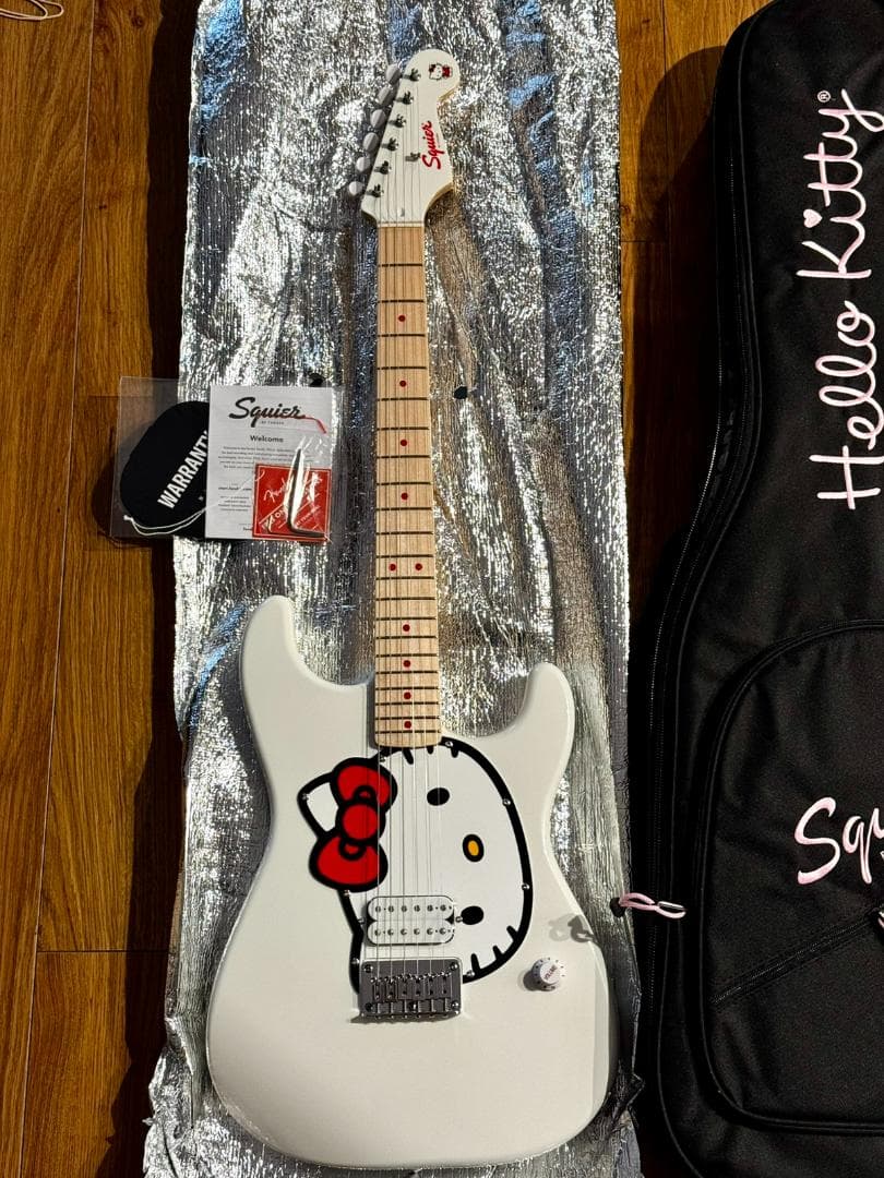ギター Hello Kitty Stratocaster Limited White