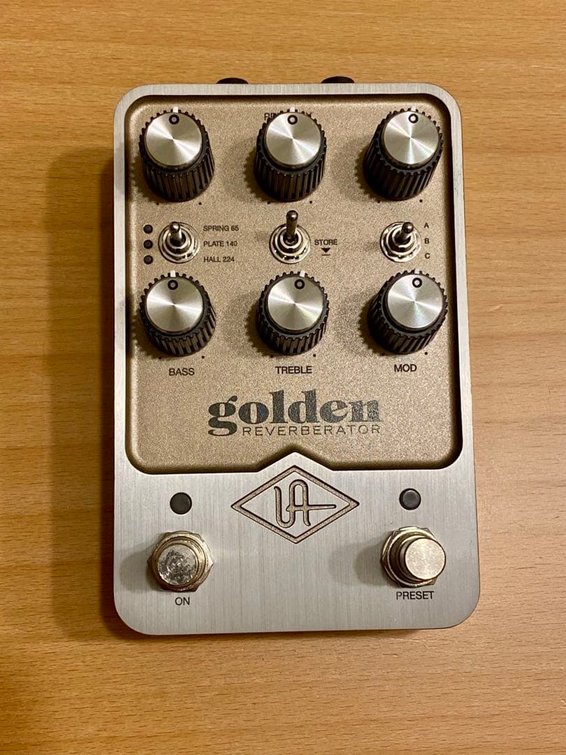 UAFX golden REVERBERATOR 中古