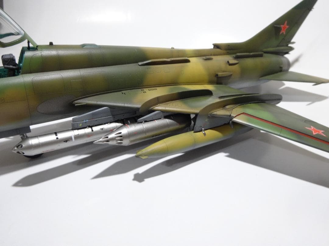トランぺッター1/48「Su-17フィッター」完成品
