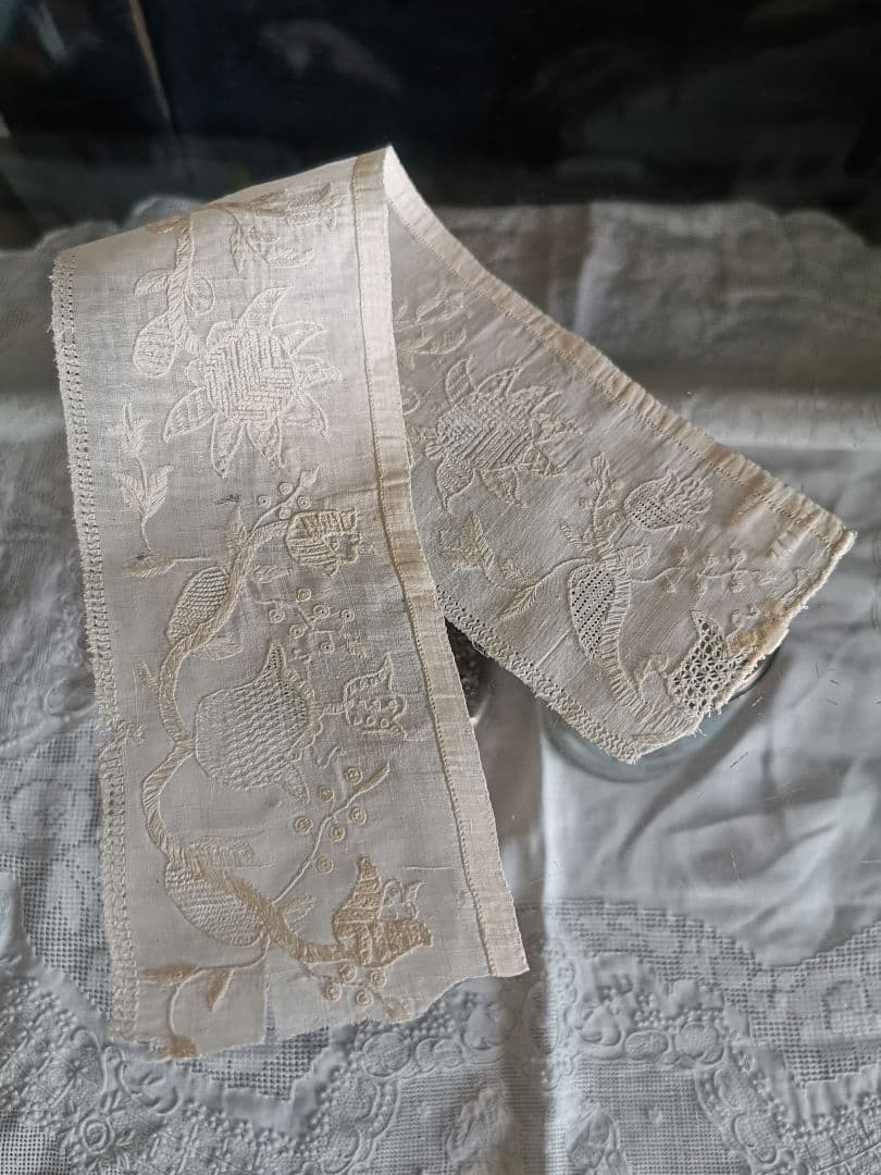 アンティーク ドレスデン or ブラーノレース 向日葵刺繍 上質リネン 美術館級