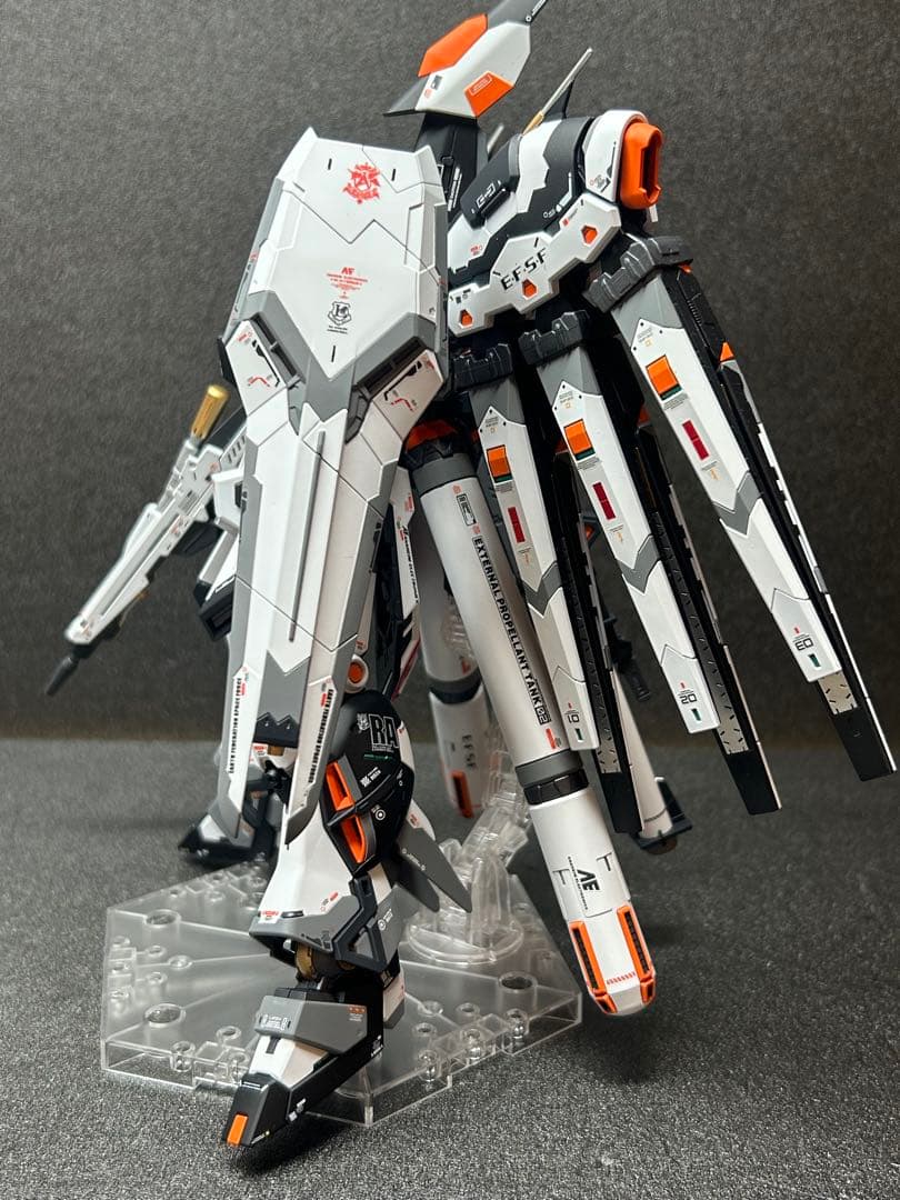 RG hi-ν ガンダム　完成品