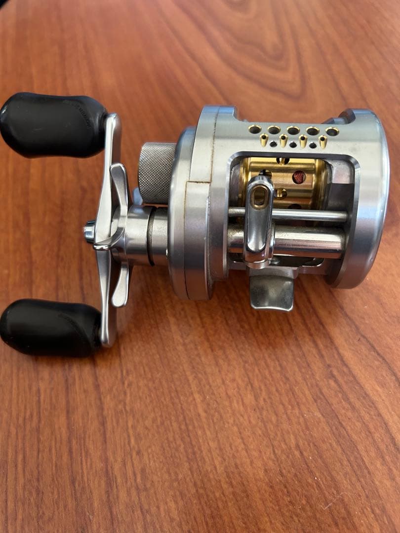 リール SHIMANO CALCUTTA CONQUEST 100 dc