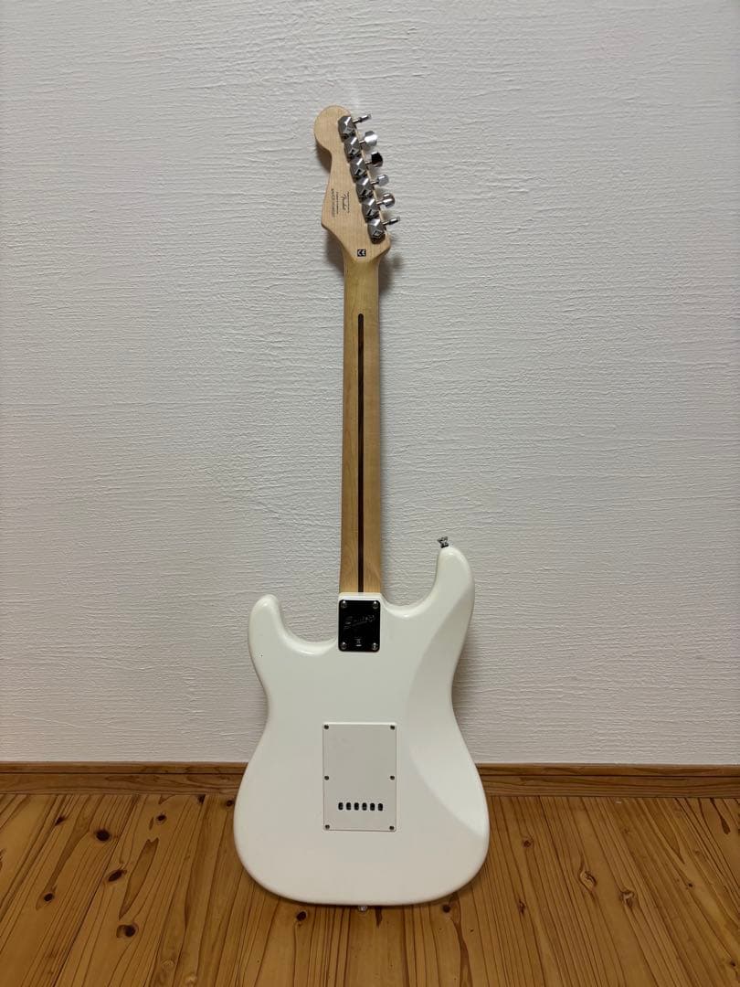 Squier Bullet Stratocaster ホワイト