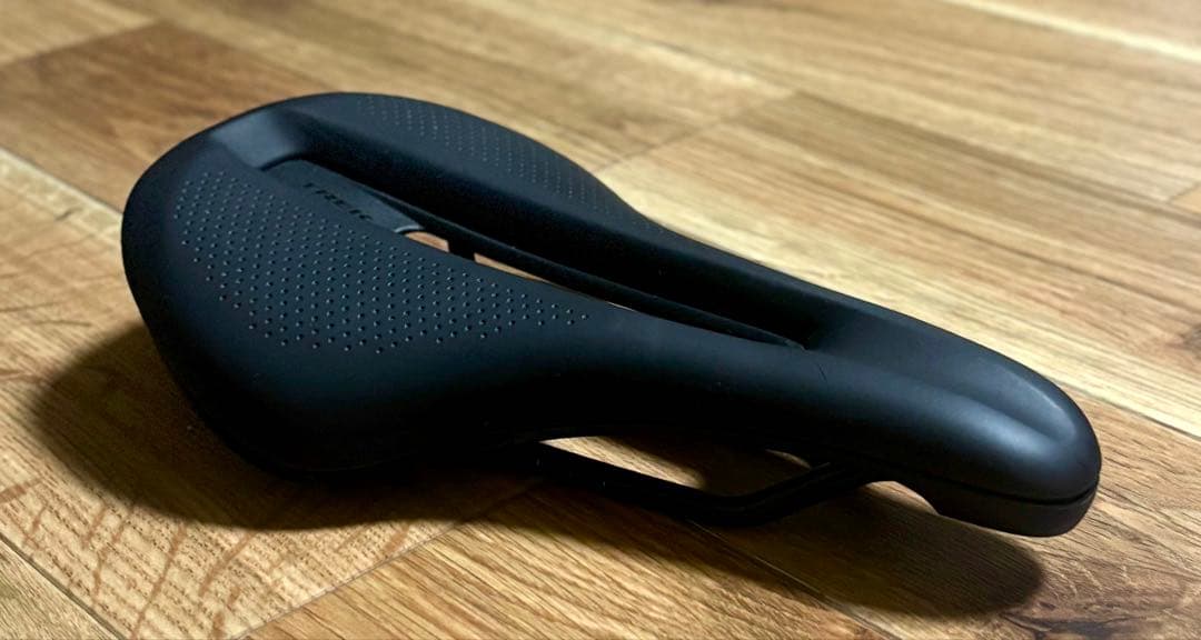 パーツ TREK Verse Short Comp saddle