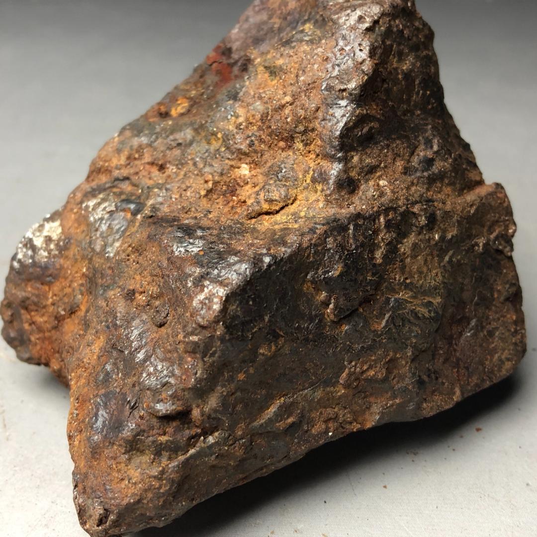 アルタイ隕石 鉄隕石　外皮付き隕石　ナチュラル　原石　重さ約695ｇ