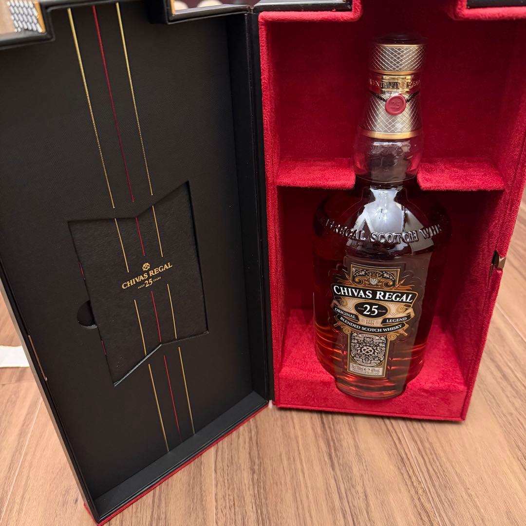 CHIVAS REGAL 25年 スコッチウイスキー ギフトボックス付き