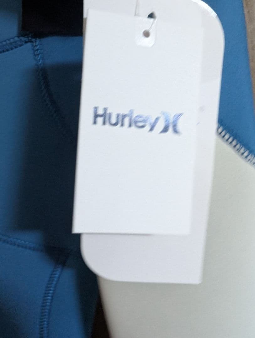 半額以下！新品未使用タグ付　長袖フルスーツHurley　レディースMS
