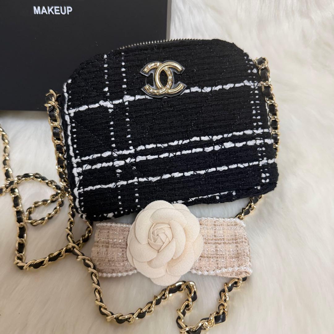CHANEL ツイードショルダーバッグ ブラック/ホワイトノベルティ