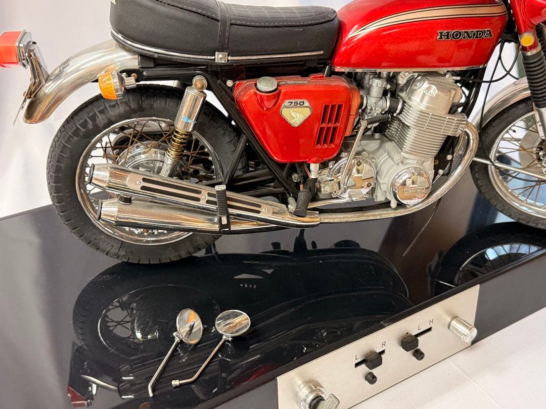 ホンダ CB750 赤色 模型