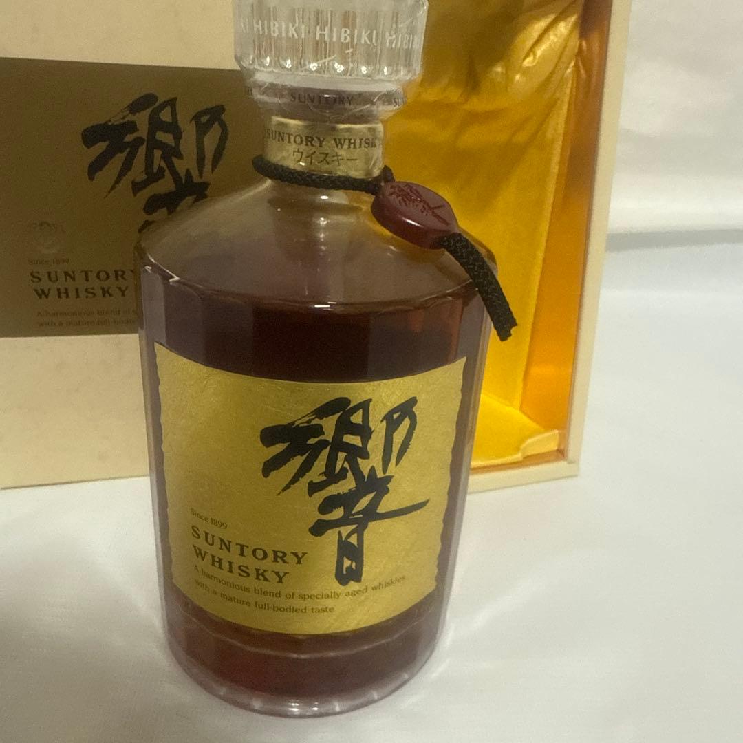 サントリー　響　750ml ゴールドラベル　未開栓　古酒