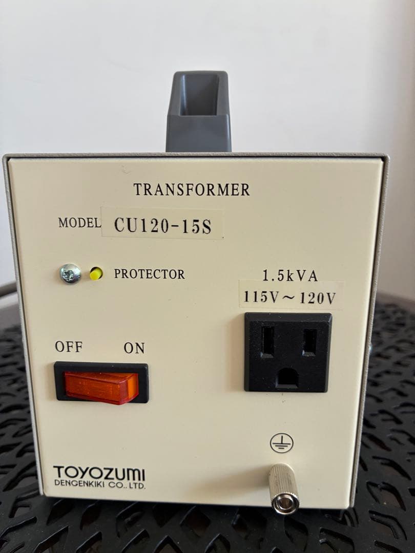 TOYOZUMI CU120-15S 変圧器 1.5kVA