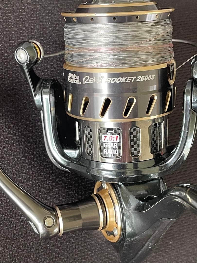 Revo ROCKET 2500S スピニングリール