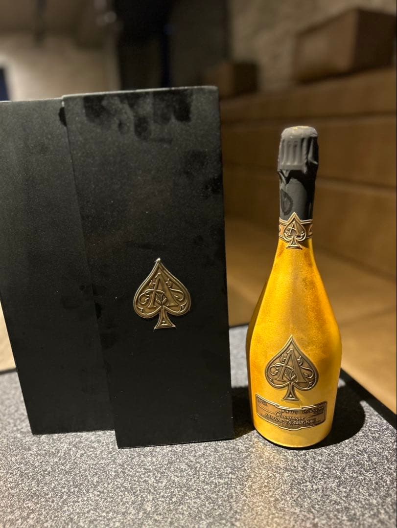 Armand de Brignac ゴールド シャンパン