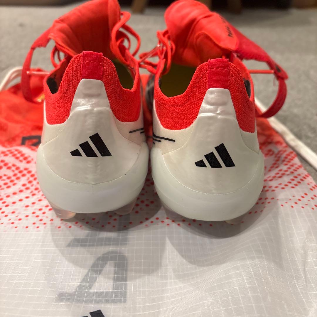 adidas Predator サッカーシューズ レッド