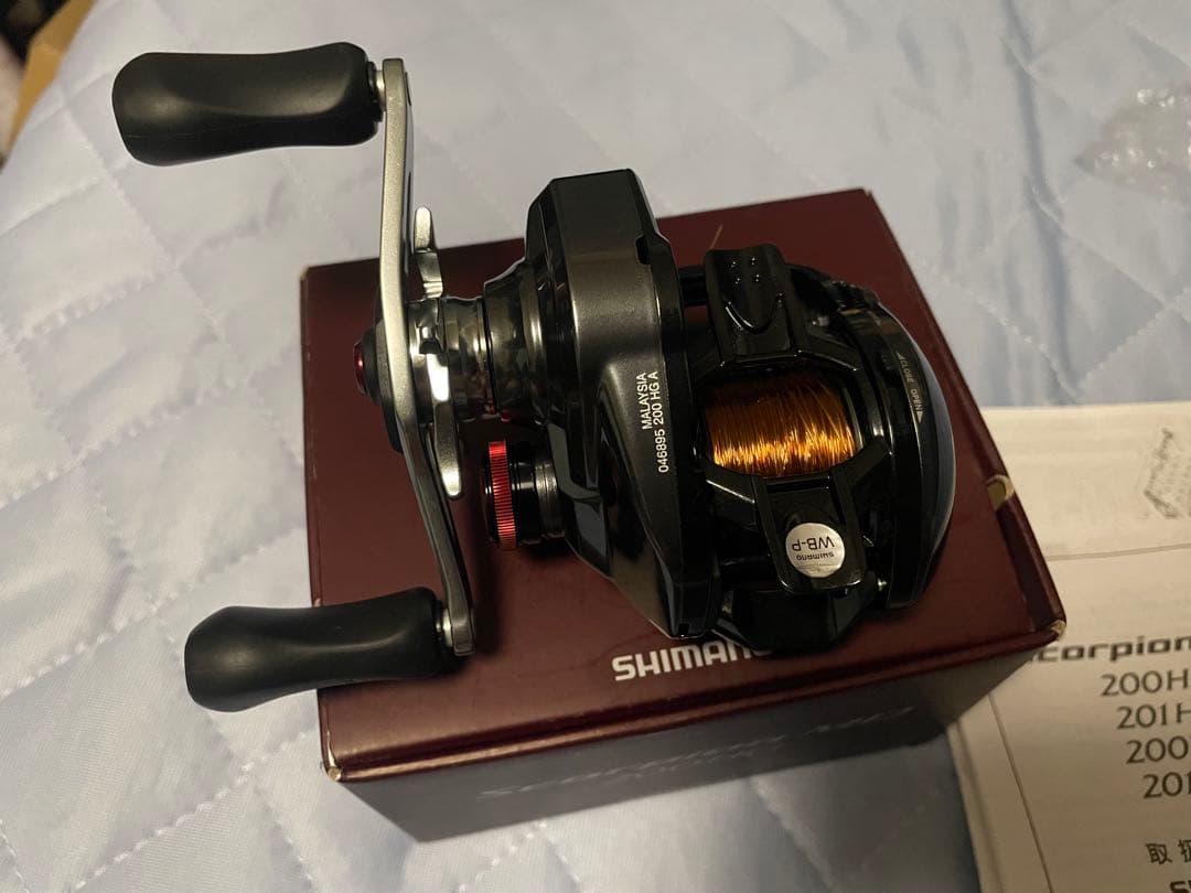 美品SHIMANO 24 scorpion MD 200 HG ライン付き