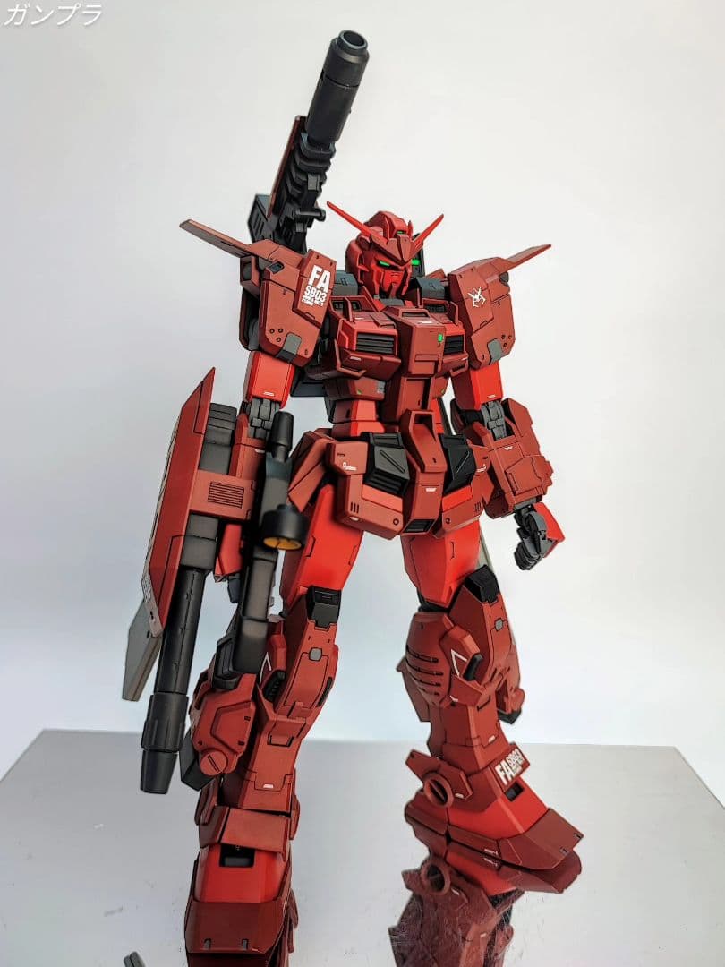 MGシャア専用フルアーマーガンダム ガンプラ完成品